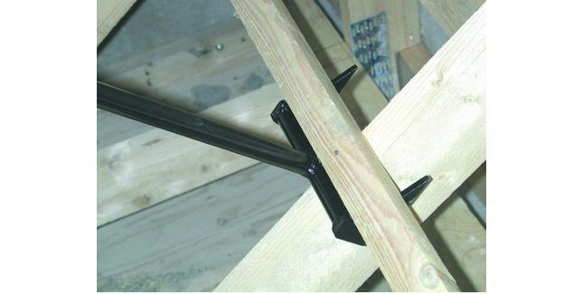 EDMA Heavy-Duty Batten Lifter only £35.65