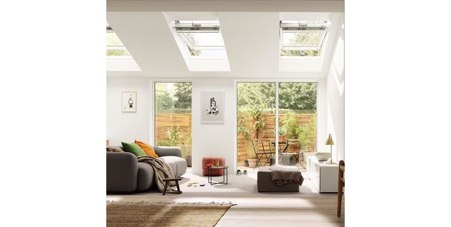VELUX GGL UK04 207021U White Painted Centre Pivot INTEGRA Electric ...