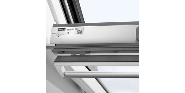 VELUX GGL MK06 2070 White Painted Centre Pivot Window - 78cm x 118cm ...