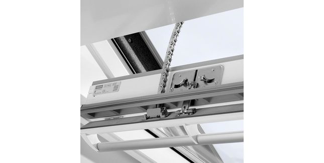 VELUX GGL MK04 206621U White Painted Centre Pivot INTEGRA Electric ...
