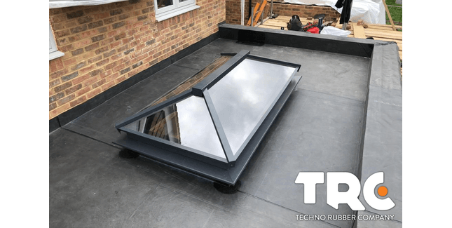 TRC EPDM Flat Roof Internal Edge Corner Trim - 50mm x 50mm x 110mm ...